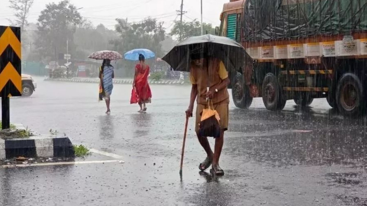 Delhi-NCR witnesses historic stormy rains, breaking 125-year-old record