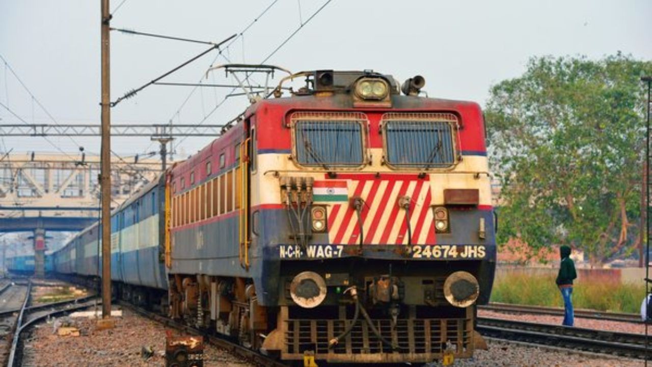 Train runs over three drunk youths sleeping on railway track in Karnataka